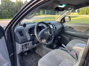 Black Toyota Hilux 2008 in Cesis, with an engine capacity of 2.50 L and mileage of 289 thousand km for 12500 €, photo 13 on AUTOMOTO.COM.LV