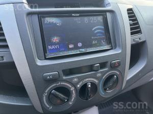 Black Toyota Hilux 2008 in Cesis, with an engine capacity of 2.50 L and mileage of 289 thousand km for 12500 €, photo 18 on AUTOMOTO.COM.LV