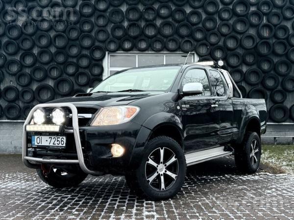 Черный Тойота Хайлюкс 2008 в Бауска, объемом двигателя 2.50 л и пробегом 0 тыс. км за 12200 €, фото 1 на AUTOMOTO.COM.LV