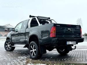 Black Toyota Hilux 2008 in Bauska, with an engine capacity of 2.50 L and mileage of 0 thousand km for 12200 €, photo 6 on AUTOMOTO.COM.LV