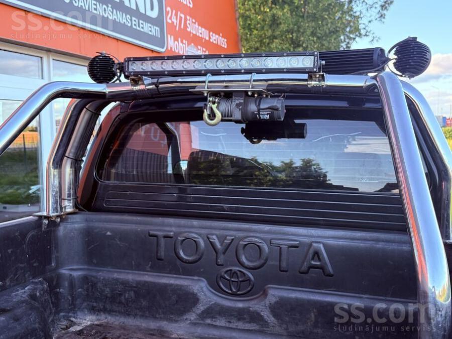 Black Toyota Hilux 2008 in Bauska, with an engine capacity of 2.50 L and mileage of 0 thousand km for 12200 €, photo 8 on AUTOMOTO.COM.LV