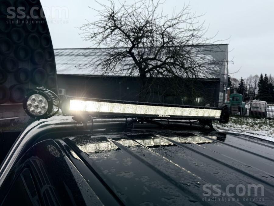 Black Toyota Hilux 2008 in Bauska, with an engine capacity of 2.50 L and mileage of 0 thousand km for 12200 €, photo 12 on AUTOMOTO.COM.LV
