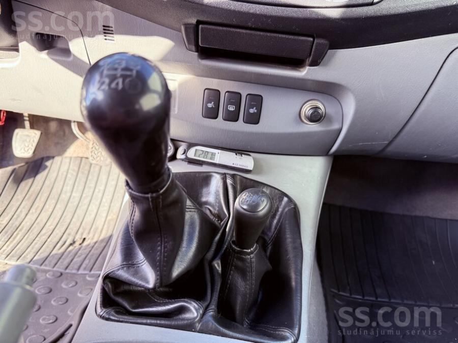 Black Toyota Hilux 2008 in Bauska, with an engine capacity of 2.50 L and mileage of 0 thousand km for 12200 €, photo 18 on AUTOMOTO.COM.LV
