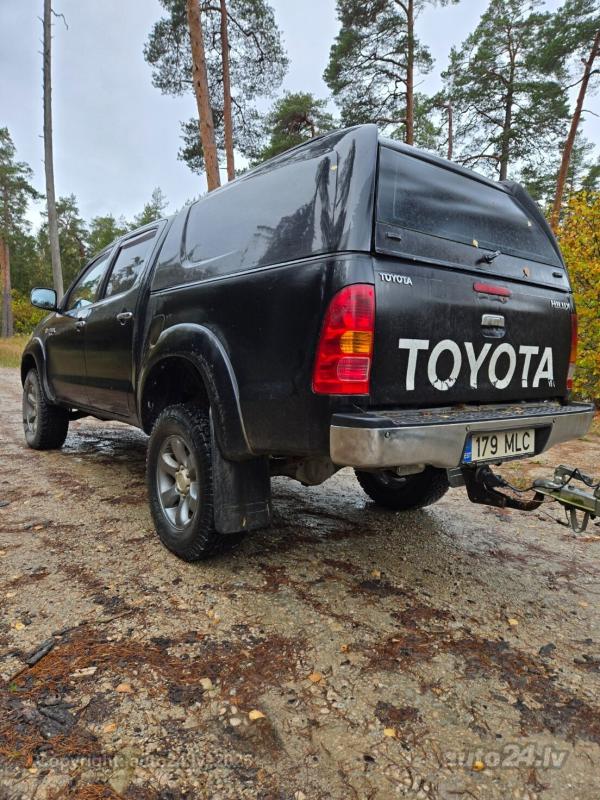 Black Toyota Hilux 2008 in Tallinn, with an engine capacity of 2.50 L and mileage of 450 thousand km for 6500 €, photo 4 on AUTOMOTO.COM.LV