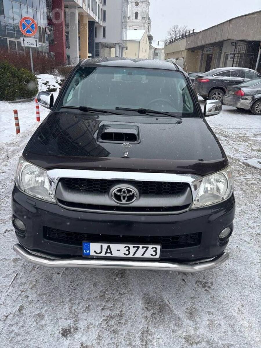 Melns Toyota Hilux 2010 Rīga, ar dzinēja tilpumu 2.50 L un nobraukumu 224 tūkst. km par 14000 €, foto 2 vietnē AUTOMOTO.COM.LV