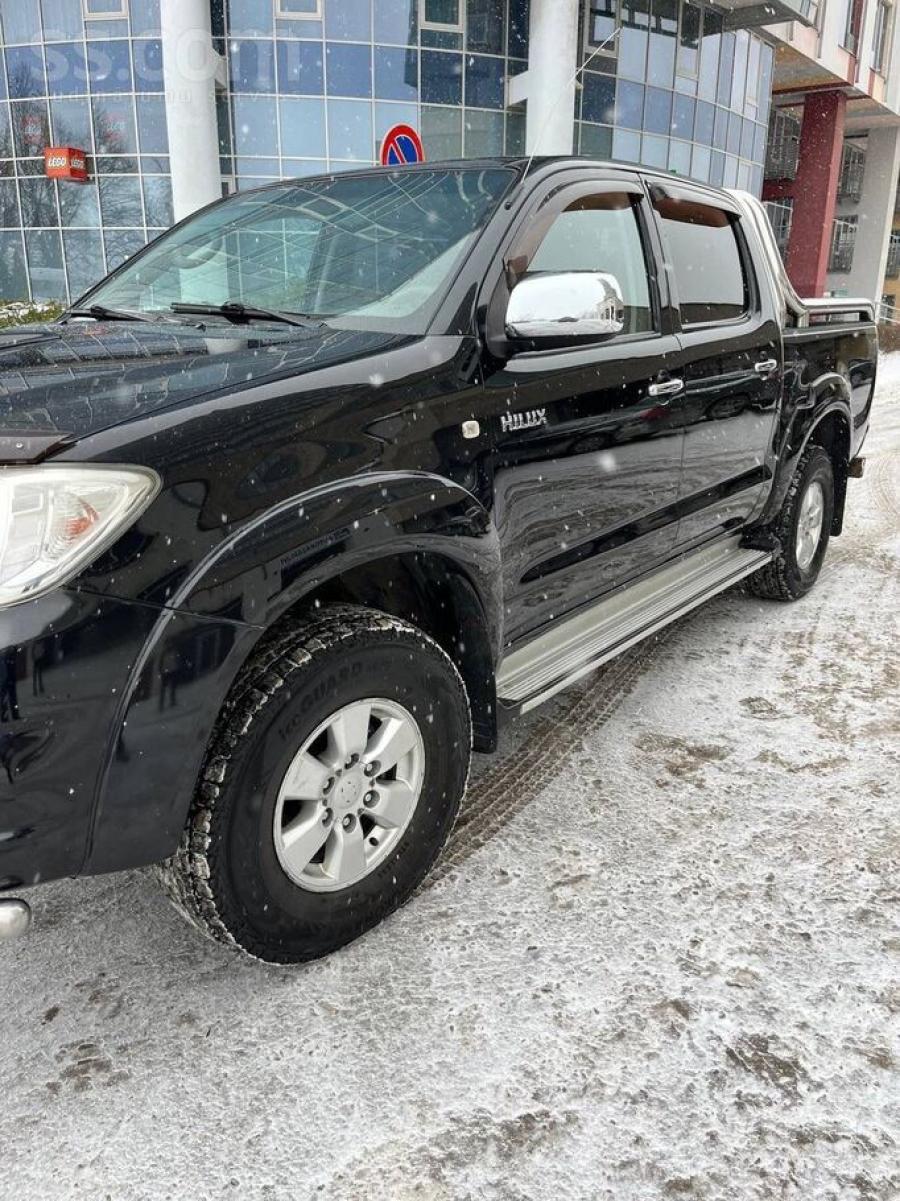 Melns Toyota Hilux 2010 Rīga, ar dzinēja tilpumu 2.50 L un nobraukumu 224 tūkst. km par 14000 €, foto 3 vietnē AUTOMOTO.COM.LV
