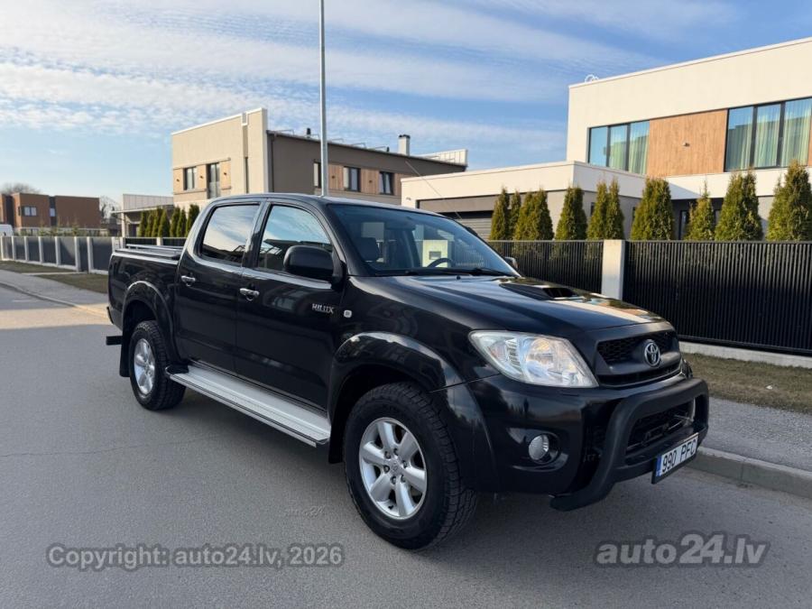 Black Toyota Hilux 2010 in Tallinn, with an engine capacity of 3.00 L and mileage of 245 thousand km for 10900 €, photo 1 on AUTOMOTO.COM.LV