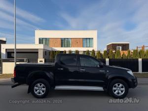 Black Toyota Hilux 2010 in Tallinn, with an engine capacity of 3.00 L and mileage of 245 thousand km for 10900 €, photo 2 on AUTOMOTO.COM.LV