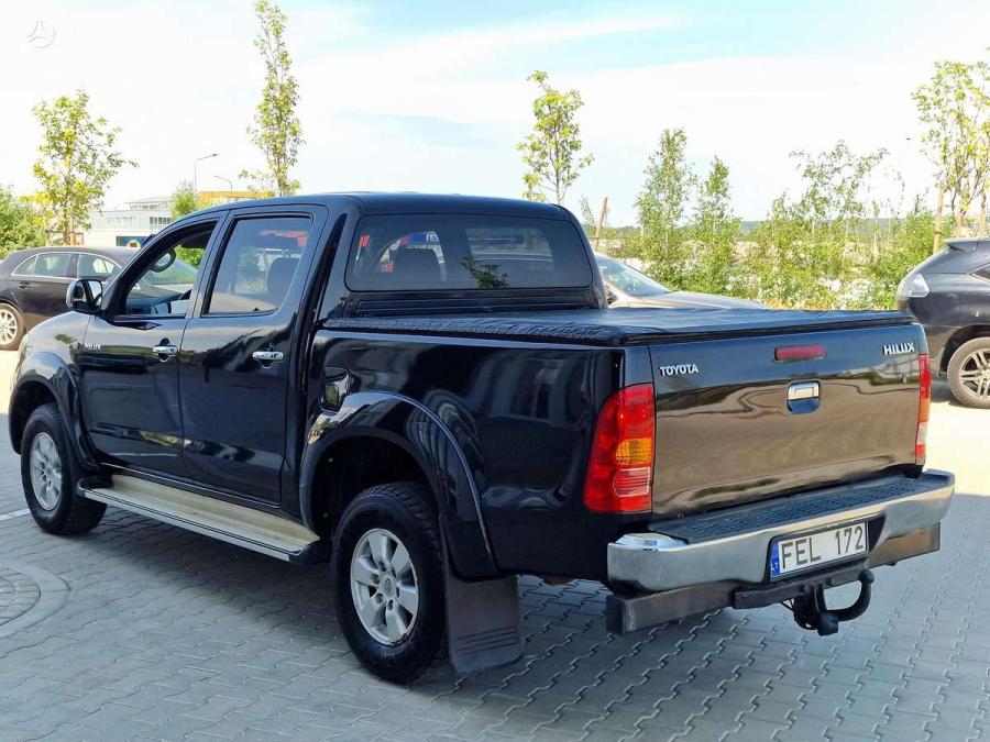 Melns Toyota Hilux 2010 Viļņa, ar dzinēja tilpumu 2.49 L un nobraukumu 185 tūkst. km par 10499 €, foto 6 vietnē AUTOMOTO.COM.LV