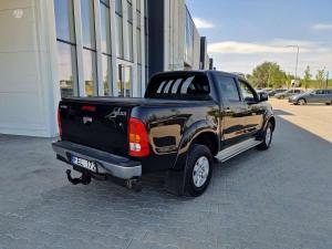 Melns Toyota Hilux 2010 Viļņa, ar dzinēja tilpumu 2.49 L un nobraukumu 185 tūkst. km par 10499 €, foto 7 vietnē AUTOMOTO.COM.LV