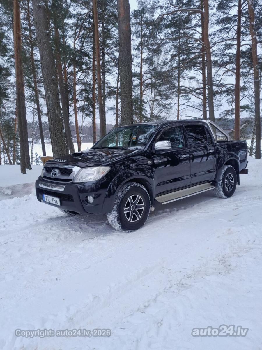 Melns Toyota Hilux 2011 Tallina, ar dzinēja tilpumu 2.50 L un nobraukumu 125 tūkst. km par 15800 €, foto 1 vietnē AUTOMOTO.COM.LV