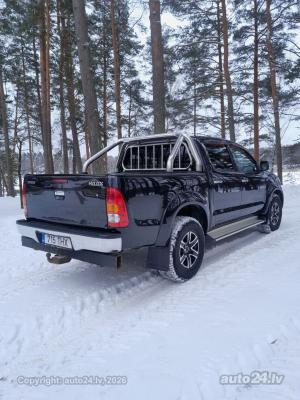 Melns Toyota Hilux 2011 Tallina, ar dzinēja tilpumu 2.50 L un nobraukumu 125 tūkst. km par 15800 €, foto 4 vietnē AUTOMOTO.COM.LV
