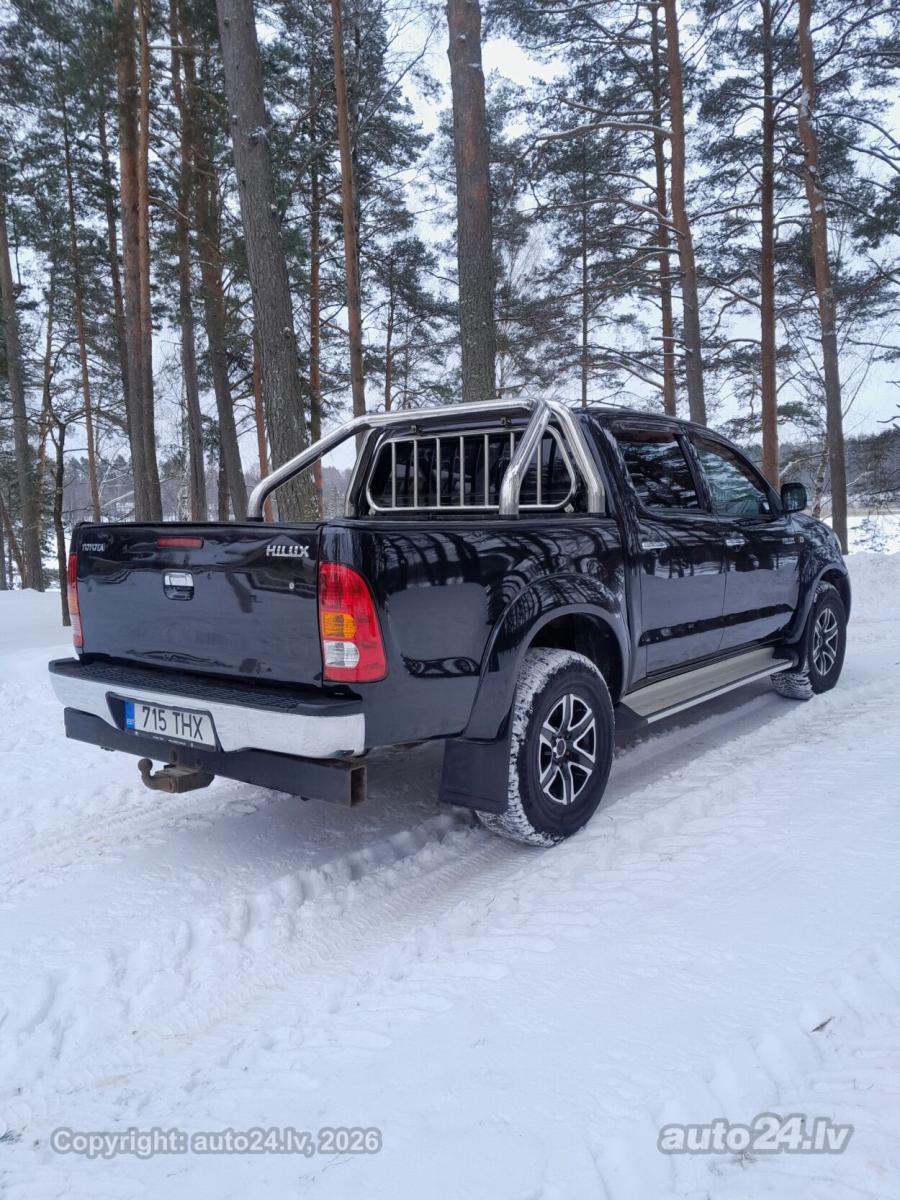 Melns Toyota Hilux 2011 Tallina, ar dzinēja tilpumu 2.50 L un nobraukumu 125 tūkst. km par 15800 €, foto 4 vietnē AUTOMOTO.COM.LV