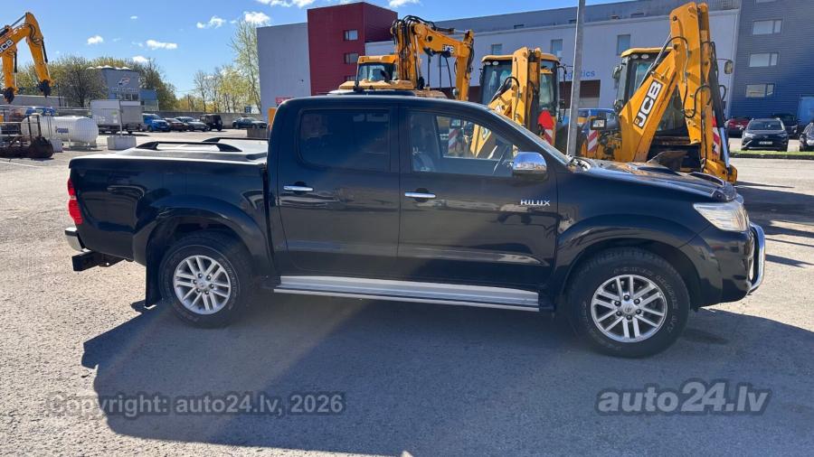 Melns Toyota Hilux 2013 Tallina, ar dzinēja tilpumu 3.00 L un nobraukumu 440 tūkst. km par 14990 €, foto 9 vietnē AUTOMOTO.COM.LV