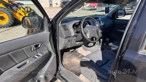 Melns Toyota Hilux 2013 Tallina, ar dzinēja tilpumu 3.00 L un nobraukumu 440 tūkst. km par 14990 €, foto 10 vietnē AUTOMOTO.COM.LV