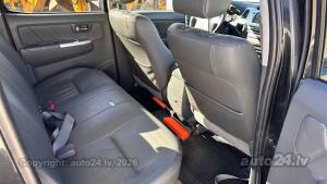 Melns Toyota Hilux 2013 Tallina, ar dzinēja tilpumu 3.00 L un nobraukumu 440 tūkst. km par 14990 €, foto 14 vietnē AUTOMOTO.COM.LV