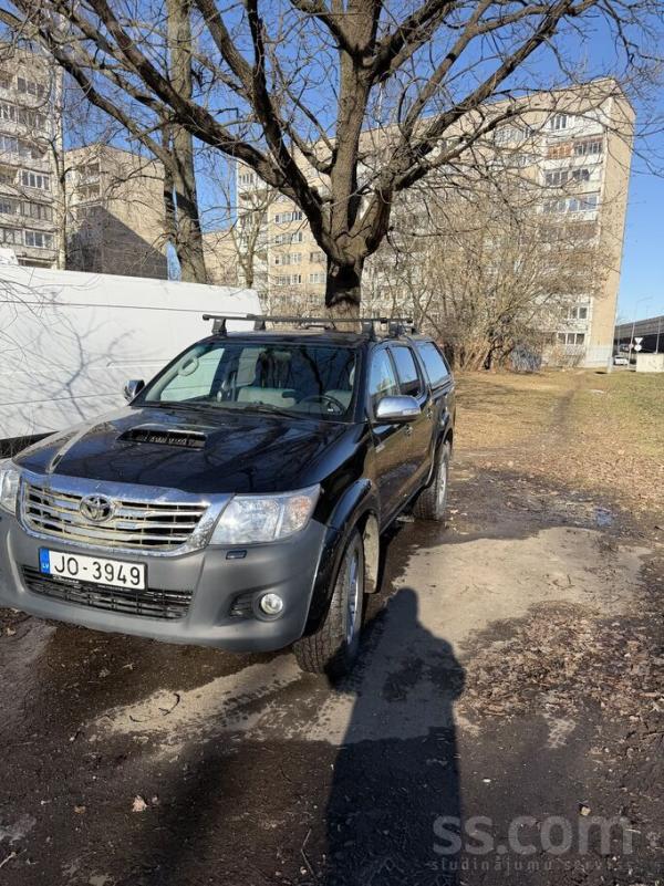 Melns Toyota Hilux 2013 Rīga, ar dzinēja tilpumu 3.00 L un nobraukumu 266 tūkst. km par 16500 €, foto 1 vietnē AUTOMOTO.COM.LV