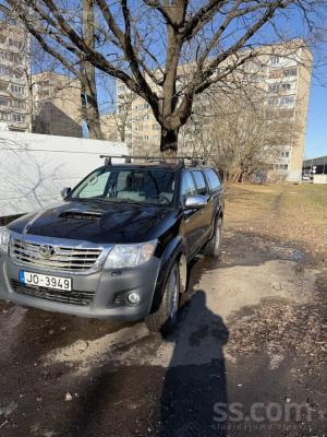 Черный Тойота Хайлюкс 2013 в Рига, объемом двигателя 3.00 л и пробегом 266 тыс. км за 16500 €, фото  на AUTOMOTO.COM.LV