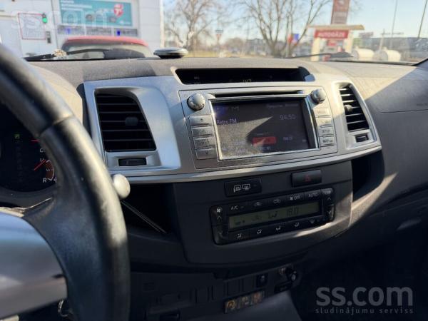 Melns Toyota Hilux 2013 Rīga, ar dzinēja tilpumu 3.00 L un nobraukumu 266 tūkst. km par 16500 €, foto 9 vietnē AUTOMOTO.COM.LV