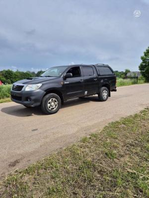 Black Toyota Hilux 2013 in Kaisiadorys, with an engine capacity of 0.00 L and mileage of 350 thousand km for 7700 €, photo  on AUTOMOTO.COM.LV