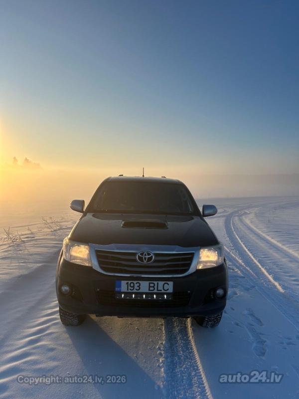 Black Toyota Hilux 2014 in Paide, with an engine capacity of 2.50 L and mileage of 287 thousand km for 16000 €, photo 2 on AUTOMOTO.COM.LV