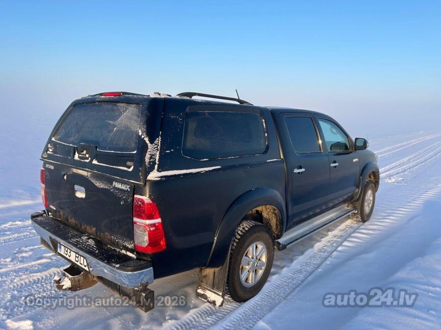 Black Toyota Hilux 2014 in Paide, with an engine capacity of 2.50 L and mileage of 287 thousand km for 16000 €, photo 8 on AUTOMOTO.COM.LV