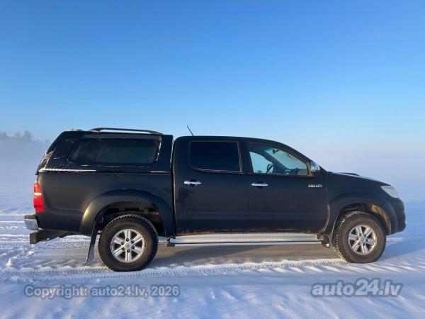 Black Toyota Hilux 2014 in Paide, with an engine capacity of 2.50 L and mileage of 287 thousand km for 16000 €, photo 9 on AUTOMOTO.COM.LV