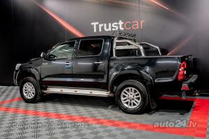 Black Toyota Hilux 2014 in Parnu, with an engine capacity of 3.00 L and mileage of 238 thousand km for 22200 €, photo 5 on AUTOMOTO.COM.LV