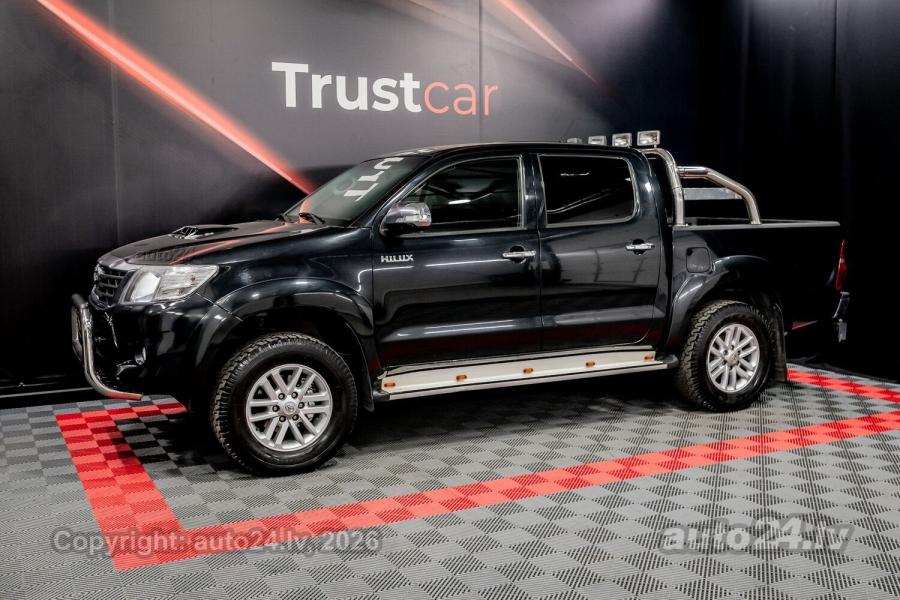 Black Toyota Hilux 2014 in Parnu, with an engine capacity of 3.00 L and mileage of 238 thousand km for 22200 €, photo 7 on AUTOMOTO.COM.LV