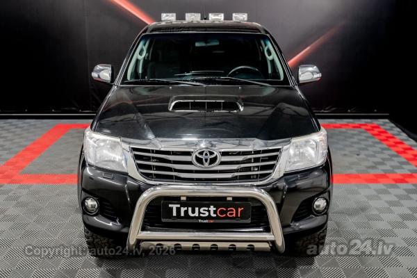 Black Toyota Hilux 2014 in Parnu, with an engine capacity of 3.00 L and mileage of 238 thousand km for 22200 €, photo 7 on AUTOMOTO.COM.LV