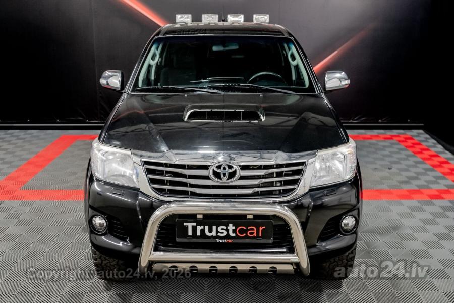 Black Toyota Hilux 2014 in Parnu, with an engine capacity of 3.00 L and mileage of 238 thousand km for 22200 €, photo 8 on AUTOMOTO.COM.LV