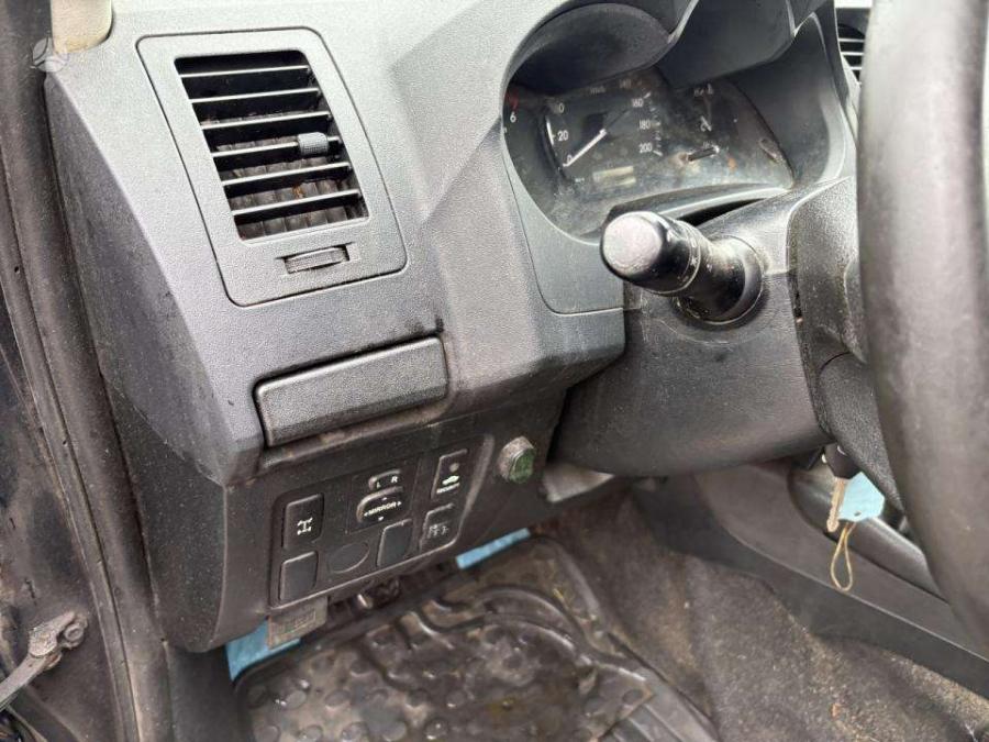 Melns Toyota Hilux 2014 Radviliškis, ar dzinēja tilpumu 2.49 L un nobraukumu 0 tūkst. km par 6950 €, foto 16 vietnē AUTOMOTO.COM.LV