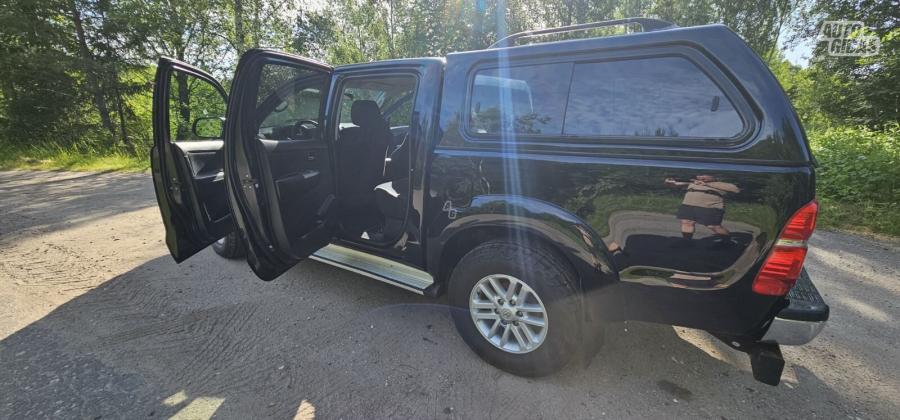 Melns Toyota Hilux 2016 Viļņa, ar dzinēja tilpumu 3.00 L un nobraukumu 225 tūkst. km par 18000 €, foto 13 vietnē AUTOMOTO.COM.LV