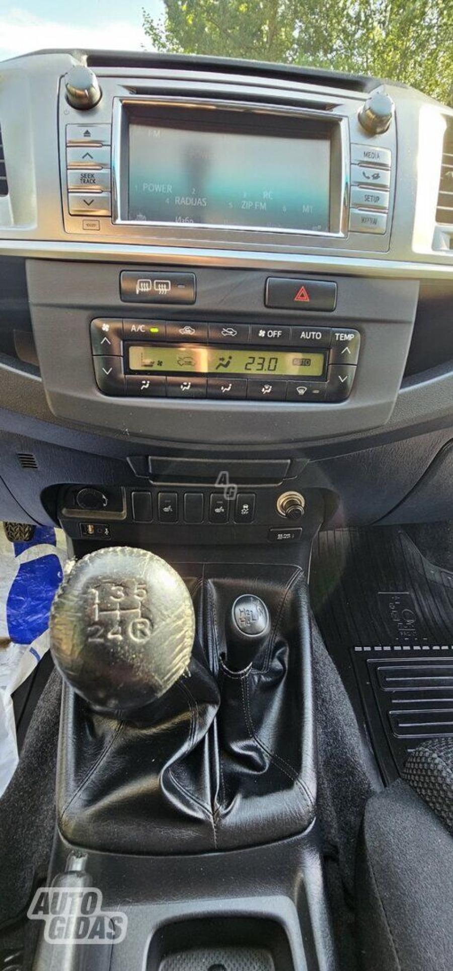 Melns Toyota Hilux 2016 Viļņa, ar dzinēja tilpumu 3.00 L un nobraukumu 225 tūkst. km par 18000 €, foto 20 vietnē AUTOMOTO.COM.LV