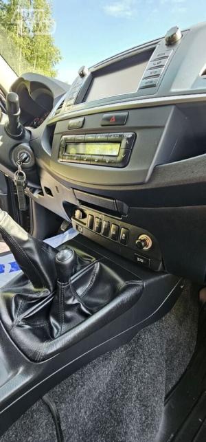Melns Toyota Hilux 2016 Viļņa, ar dzinēja tilpumu 3.00 L un nobraukumu 225 tūkst. km par 18000 €, foto 21 vietnē AUTOMOTO.COM.LV