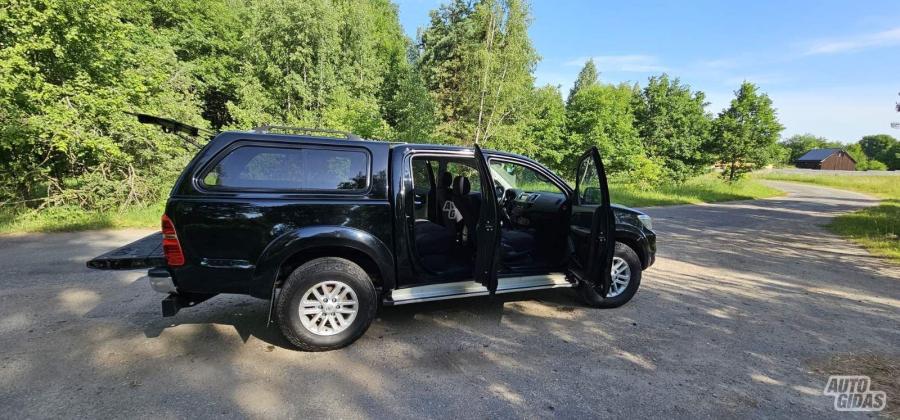 Melns Toyota Hilux 2016 Viļņa, ar dzinēja tilpumu 3.00 L un nobraukumu 225 tūkst. km par 18000 €, foto 22 vietnē AUTOMOTO.COM.LV
