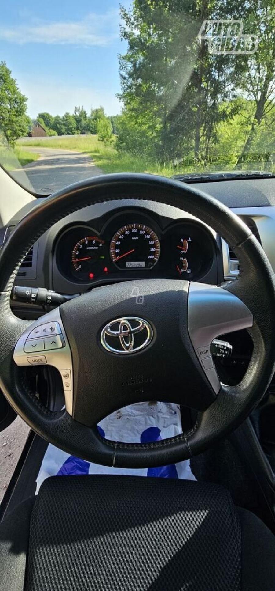Melns Toyota Hilux 2016 Viļņa, ar dzinēja tilpumu 3.00 L un nobraukumu 225 tūkst. km par 18000 €, foto 25 vietnē AUTOMOTO.COM.LV