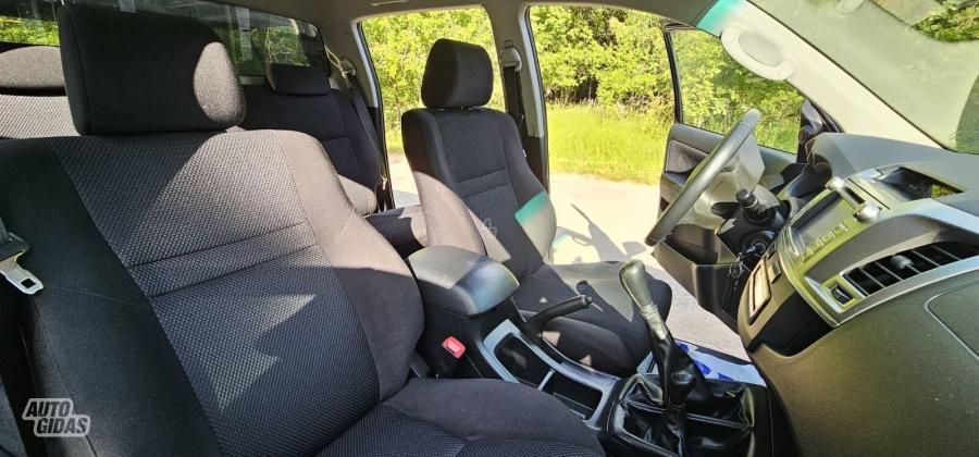 Melns Toyota Hilux 2016 Viļņa, ar dzinēja tilpumu 3.00 L un nobraukumu 225 tūkst. km par 18000 €, foto 28 vietnē AUTOMOTO.COM.LV