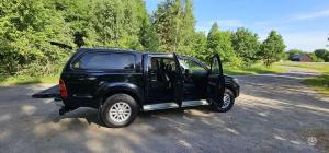 Black Toyota Hilux 2016 in Vilnius, with an engine capacity of 2.98 L and mileage of 225 thousand km for 18000 €, photo 21 on AUTOMOTO.COM.LV