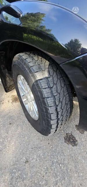 Black Toyota Hilux 2016 in Vilnius, with an engine capacity of 2.98 L and mileage of 225 thousand km for 18000 €, photo 22 on AUTOMOTO.COM.LV