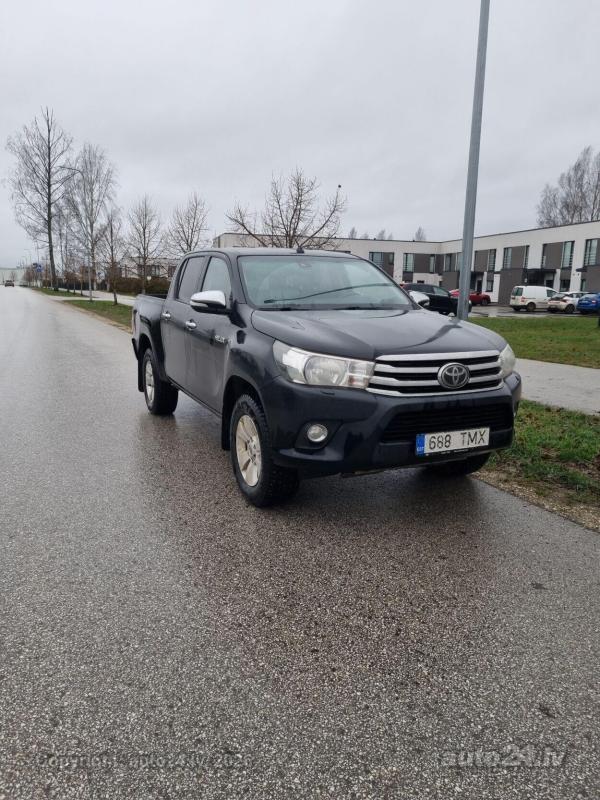 Melns Toyota Hilux 2017 Tallina, ar dzinēja tilpumu 2.40 L un nobraukumu 320 tūkst. km par 22400 €, foto 3 vietnē AUTOMOTO.COM.LV