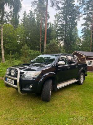 Melns Toyota Hilux 2017 Tallina, ar dzinēja tilpumu 3.00 L un nobraukumu 471 tūkst. km par 16800 €, foto 7 vietnē AUTOMOTO.COM.LV