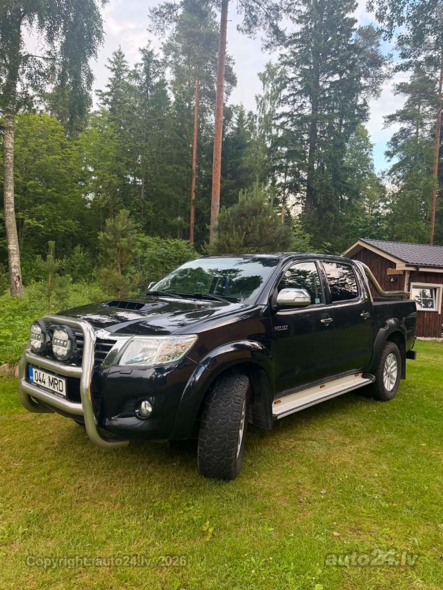 Melns Toyota Hilux 2017 Tallina, ar dzinēja tilpumu 3.00 L un nobraukumu 471 tūkst. km par 16800 €, foto 7 vietnē AUTOMOTO.COM.LV