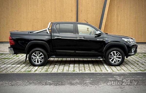 Black Toyota Hilux 2017 in Tallinn, with an engine capacity of 2.40 L and mileage of 142 thousand km for 32900 €, photo 3 on AUTOMOTO.COM.LV