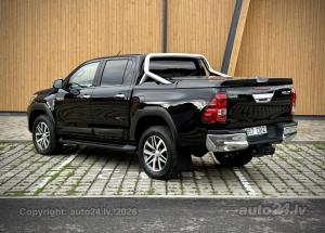 Black Toyota Hilux 2017 in Tallinn, with an engine capacity of 2.40 L and mileage of 142 thousand km for 32900 €, photo 7 on AUTOMOTO.COM.LV