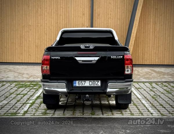 Black Toyota Hilux 2017 in Tallinn, with an engine capacity of 2.40 L and mileage of 142 thousand km for 32900 €, photo 9 on AUTOMOTO.COM.LV