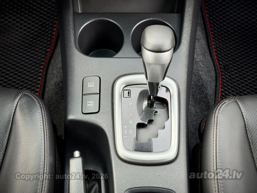 Black Toyota Hilux 2017 in Tallinn, with an engine capacity of 2.40 L and mileage of 142 thousand km for 32900 €, photo 21 on AUTOMOTO.COM.LV