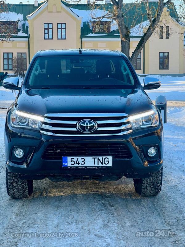 Black Toyota Hilux 2018 in Tallinn, with an engine capacity of 2.40 L and mileage of 128 thousand km for 36990 €, photo 3 on AUTOMOTO.COM.LV