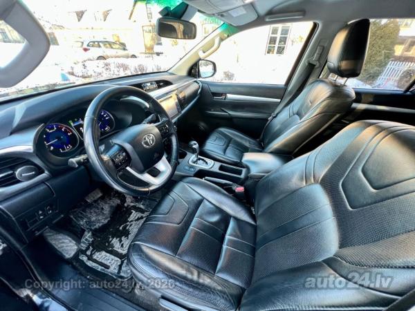 Black Toyota Hilux 2018 in Tallinn, with an engine capacity of 2.40 L and mileage of 128 thousand km for 36990 €, photo 9 on AUTOMOTO.COM.LV
