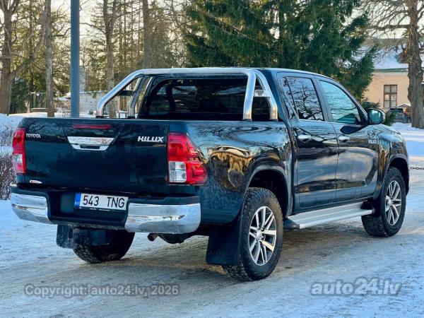 Black Toyota Hilux 2018 in Tallinn, with an engine capacity of 2.40 L and mileage of 128 thousand km for 36990 €, photo 10 on AUTOMOTO.COM.LV